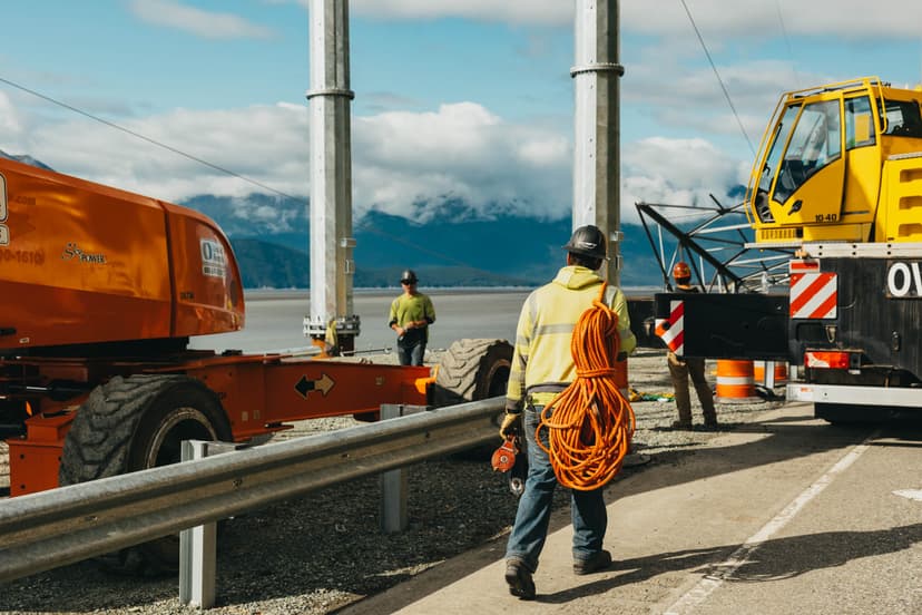 Lineman | Alaska Joint Electrical Apprenticeship & Training Trust